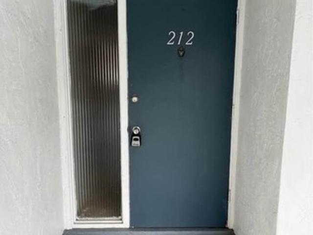 305 Ridge Blvd Apt 212, South Daytona, FL 32119