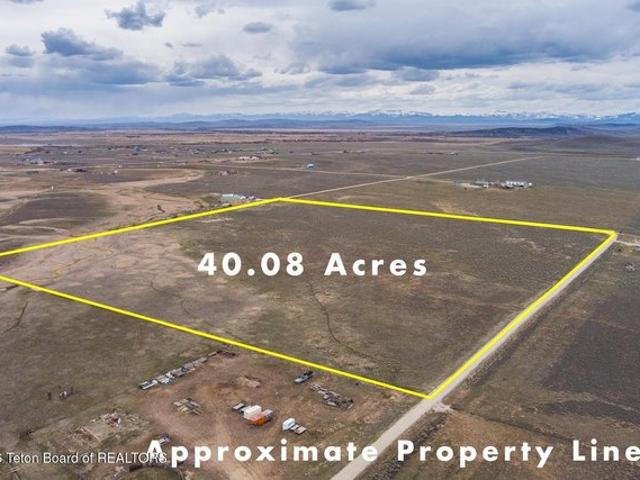 305 Snowmobile Ln, Pinedale, WY 82941