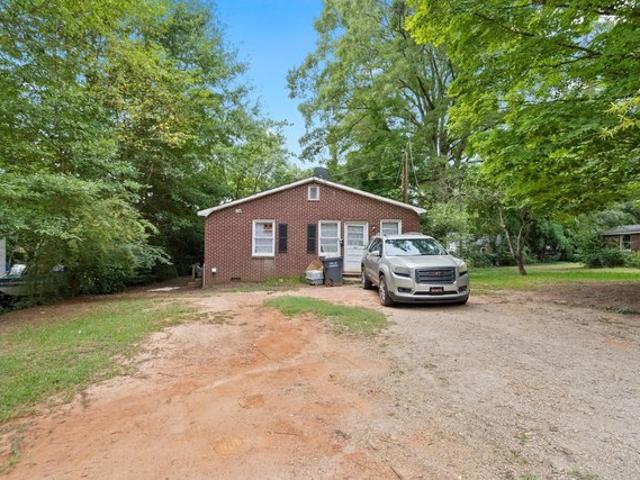 305 Southview Dr, Laurens, SC 29360