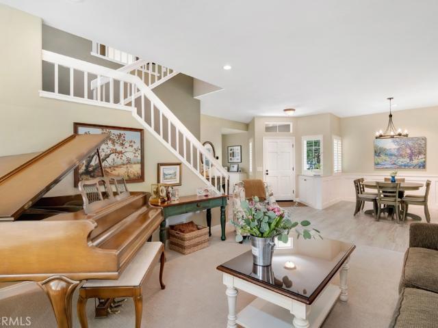 305 Saint Thomas