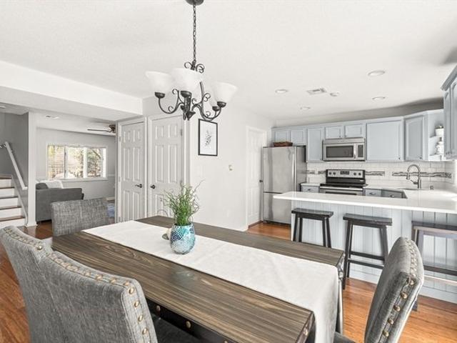 305 Salem St Apt 203, Woburn, MA 01801