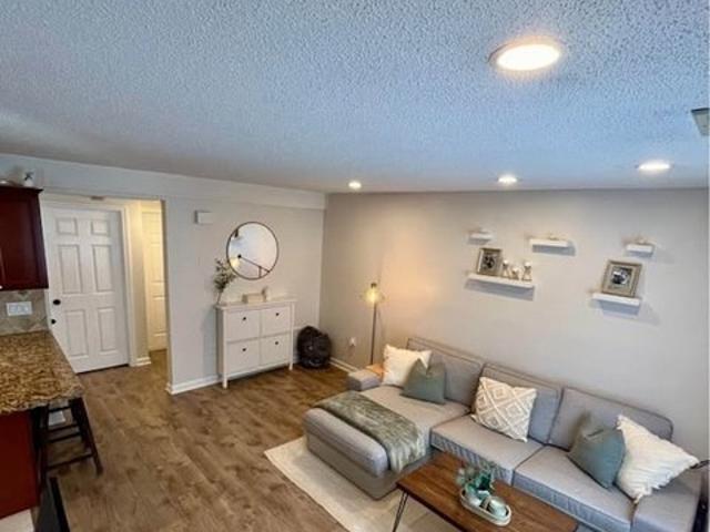 305 Salem St Apt 210, Woburn, MA 01801