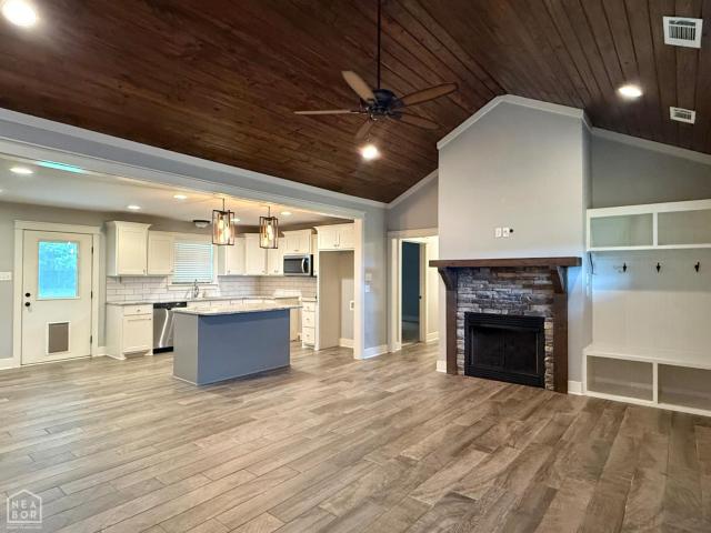 305 Sandy Creek Dr