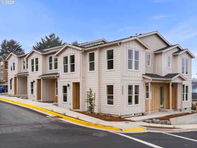 305 SE Jetty Ave, Lincoln City, OR 97367