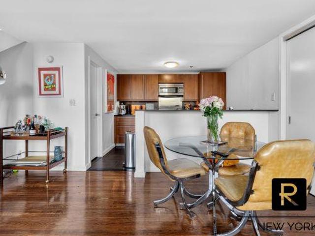 305 Second Avenue, New York, NY