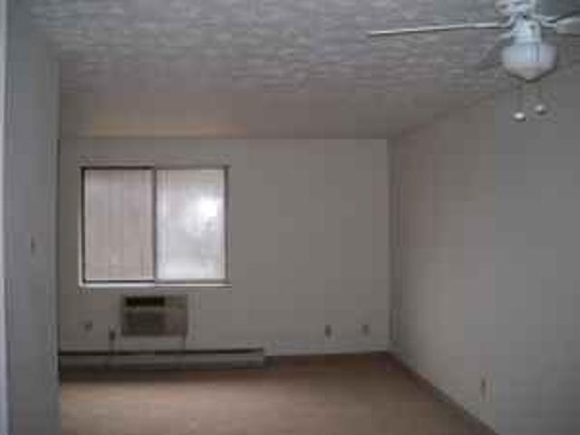 $305 Studio Apartment Available S 8 OK 834 838 East Midlothian