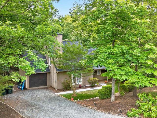 305 Starcrest Rd