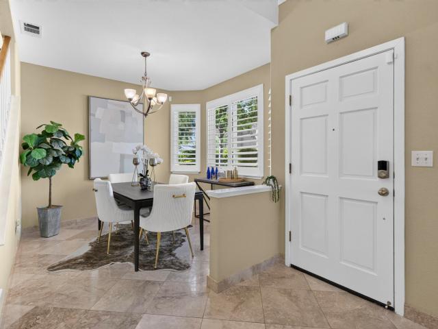 305 Sutton Cir