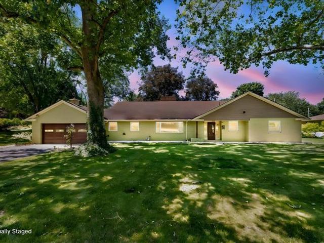 305 Sunset Dr, North Manchester, IN 46962