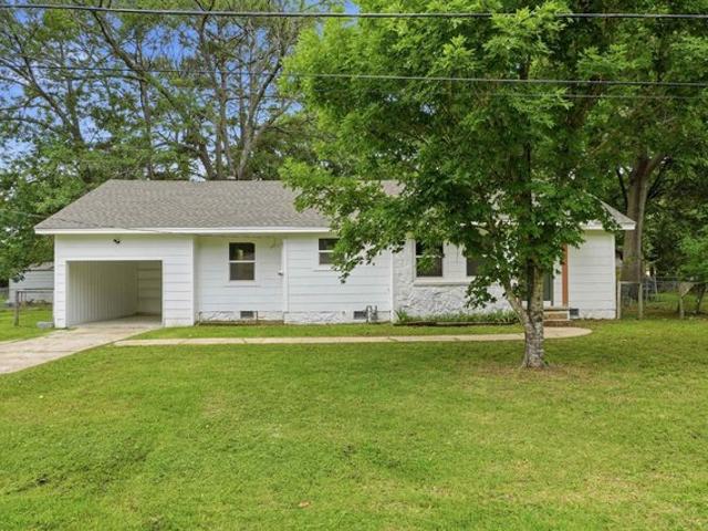 305 SW 3rd St, Kensett, AR 72082