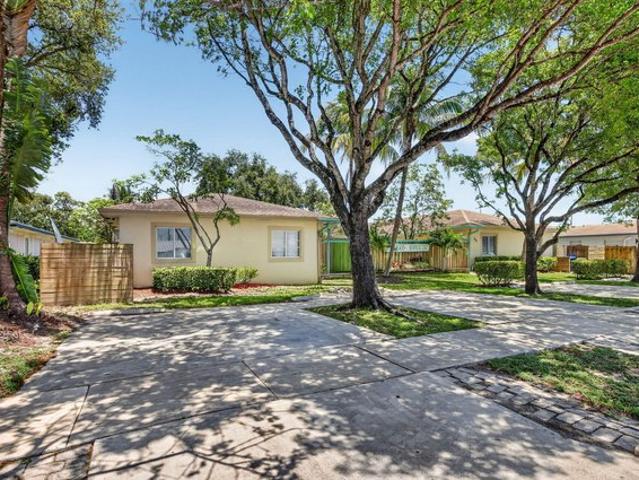305 SW 16th St, Fort Lauderdale, FL 33315