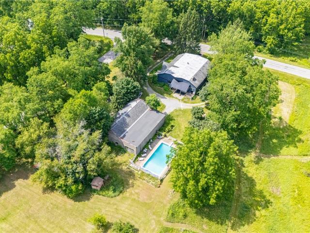 305 Pond Road