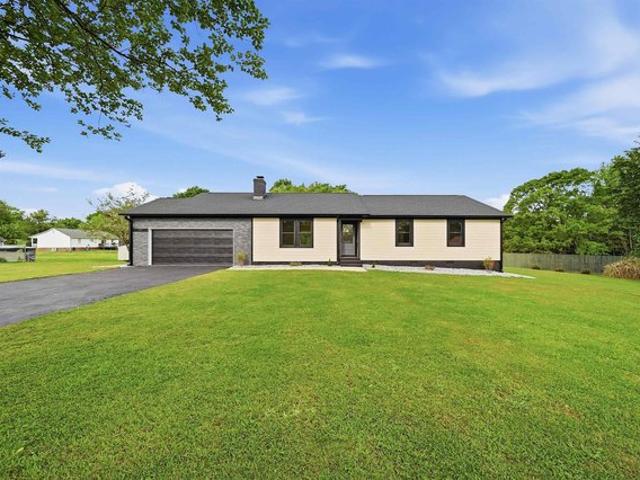 305 Palmer Ct, Inman, SC 29349
