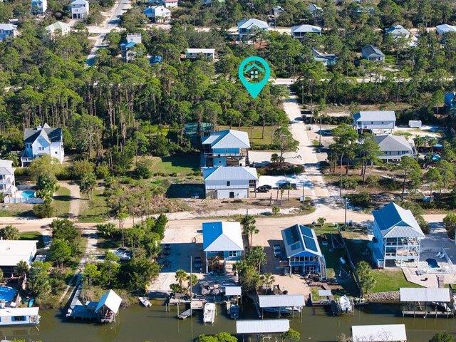 305 Palmer St, Saint George Island, FL 32328