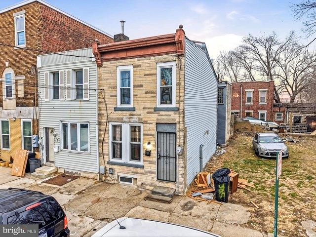 305 Pine St, Camden, NJ 08103