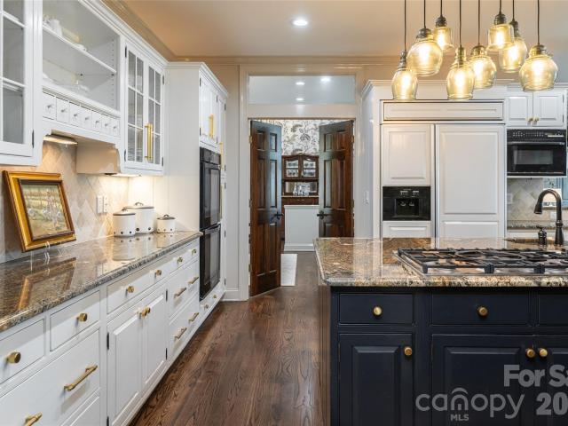 305 Piney Knoll Lane