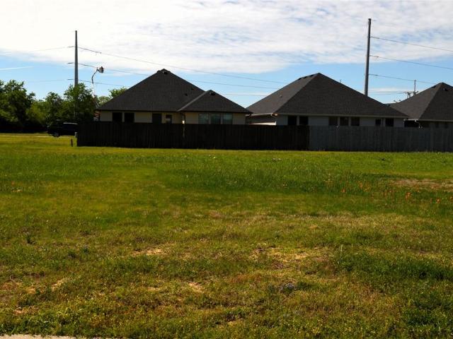 305 Preston Rd, Mabank, TX 75147 | MLS #21238 | Compass