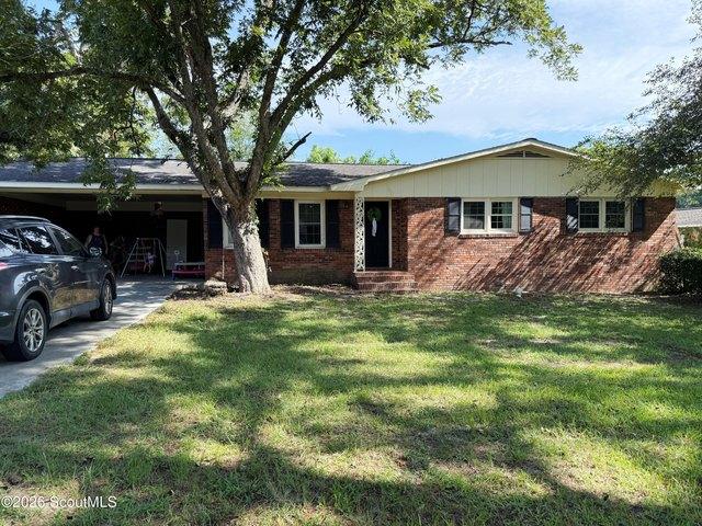305 Purdom Dr, Blackshear, GA 31516