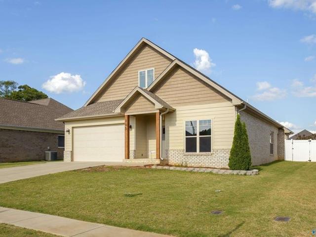 305 Rolling Brook Dr, Rogersville, AL 35652