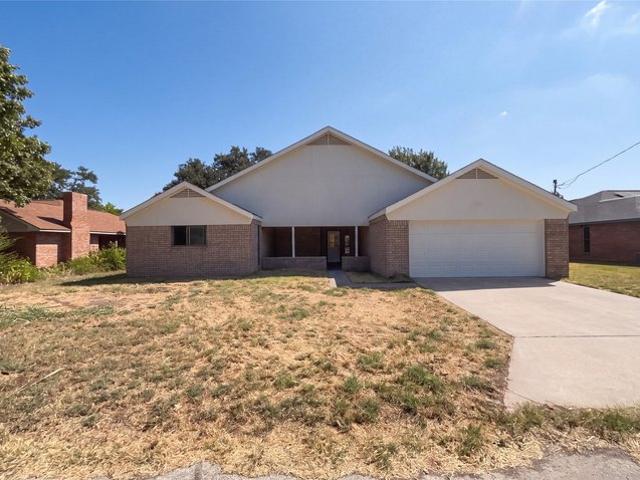 305 Rash Ln, Terrell, TX 75160