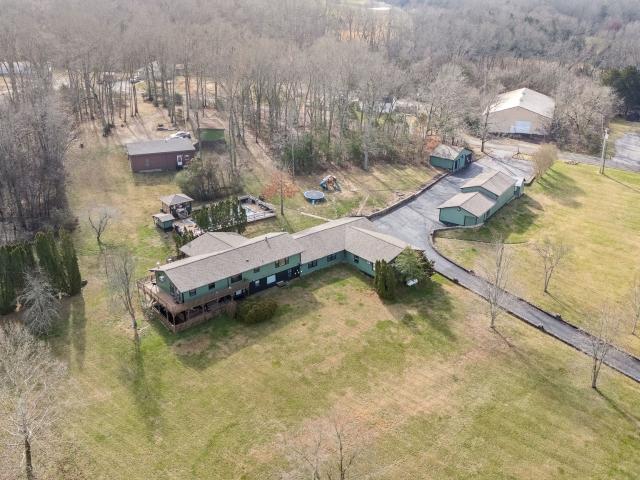305 Ridgewood Dr, Shelbyville, TN 37160 | MLS #3123 | Compass