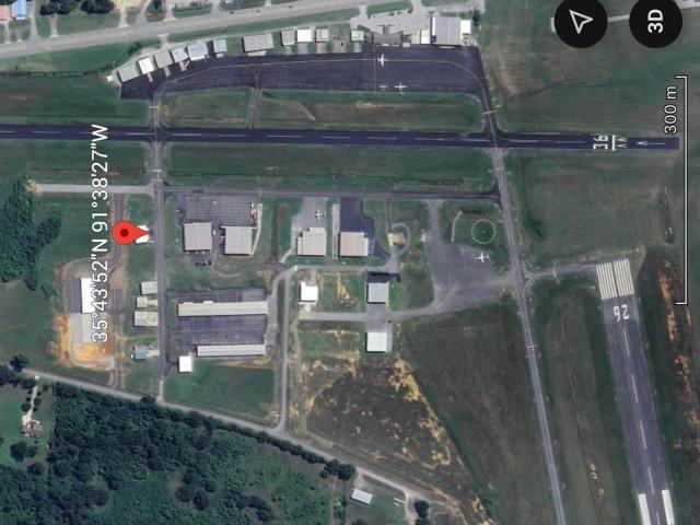 305 Runway Road, Hangar #40