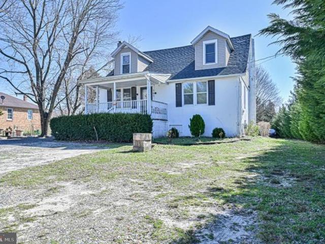 305 Russell Ave, Vineland, NJ 08360