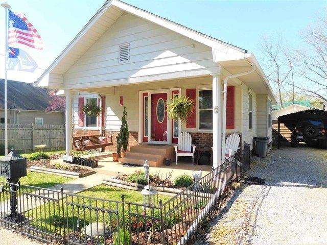 305 W 5th St, West Frankfort, IL 62896