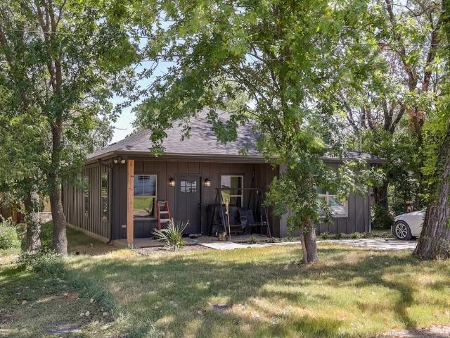 305 W 5th Street