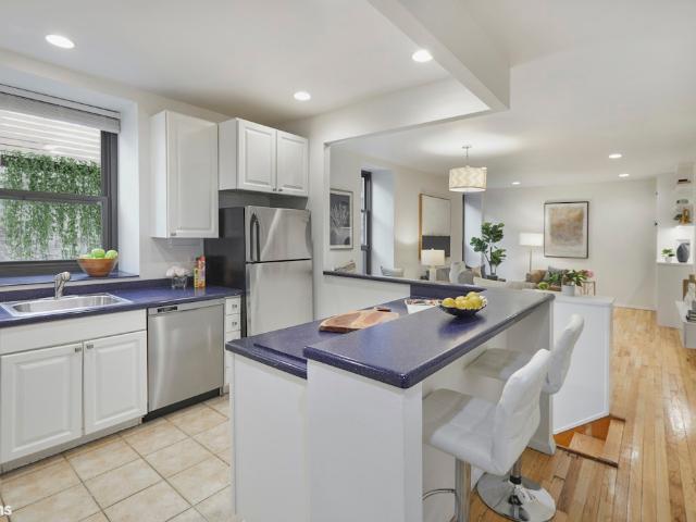 305 W 98TH Street 2ES