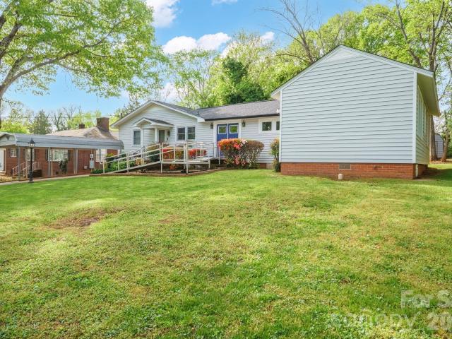 305 W 9th St, Newton, NC 28658 | MLS #4372 | Compass