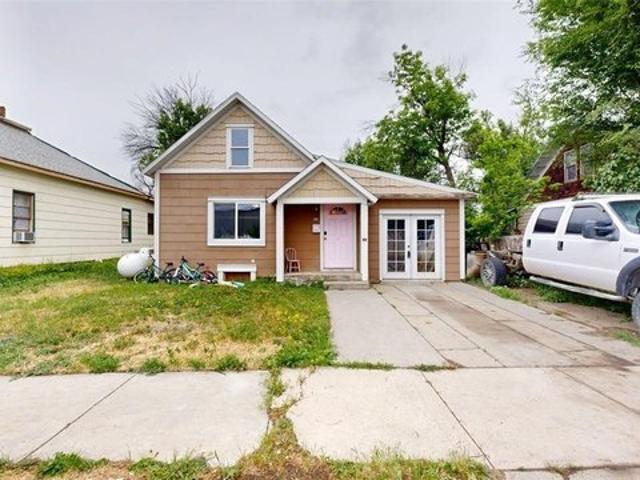 305 W 1st St, Roundup, MT 59072