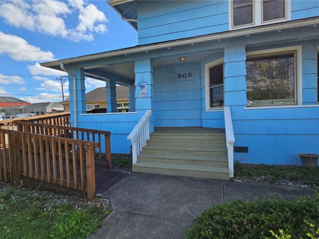 305 W 1st Street