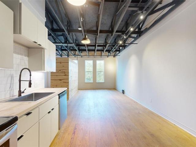 305 W 27th Street 333