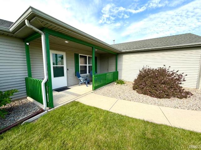 305 W Wind Trail
