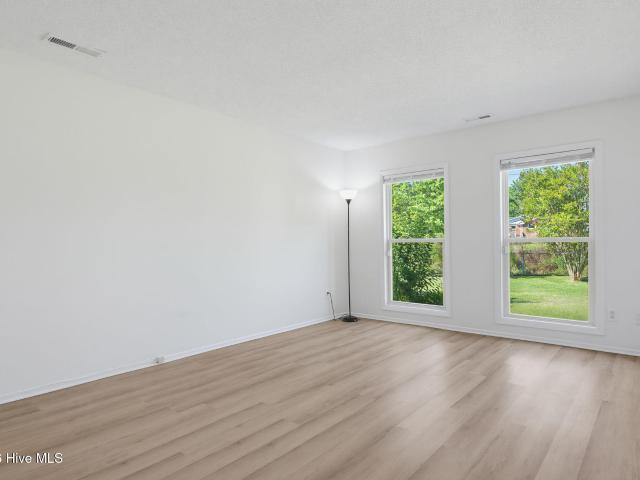 305 W Willowood Lane