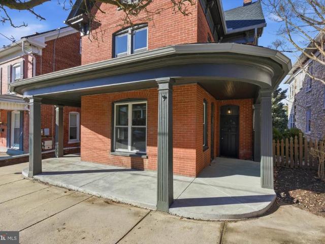 305 W Broadway