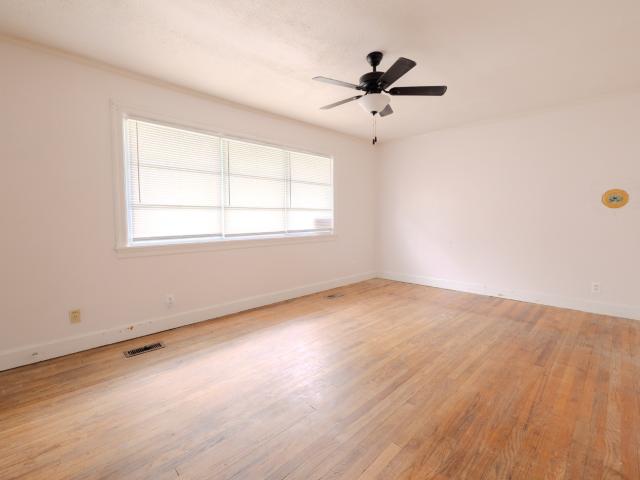 305 W Bronson St