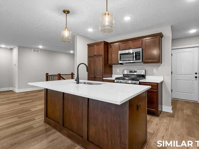 305 W Clay Street