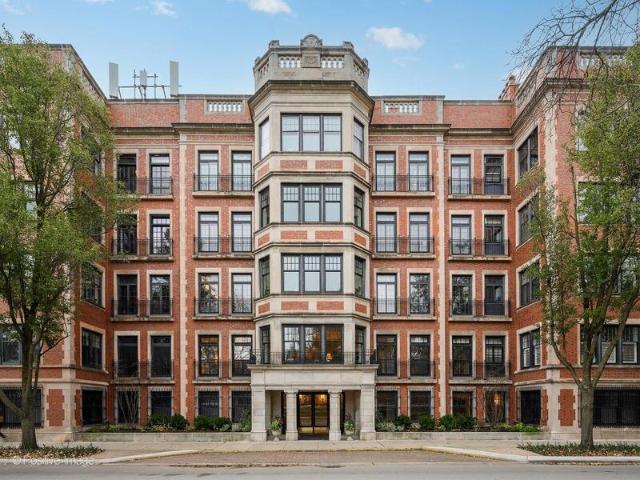 305 W Fullerton Parkway, 4W, Chicago, IL 60614