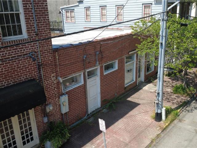 305 W Harris Street