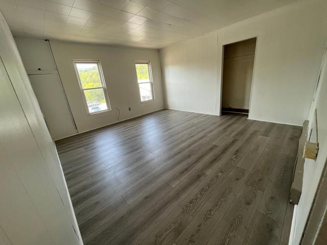 305 W. Linn St