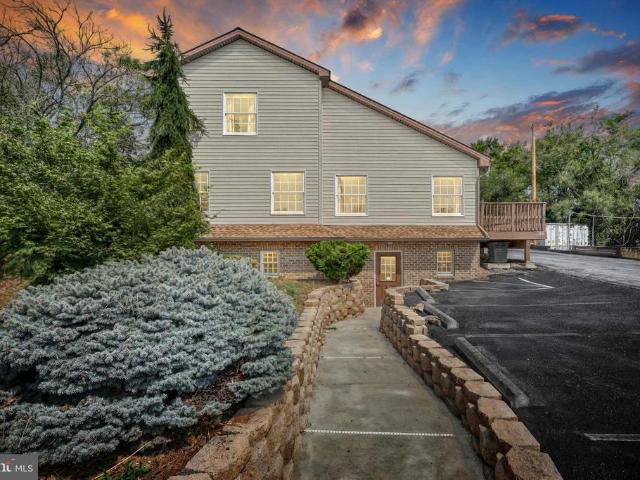 305 W Shady Lane