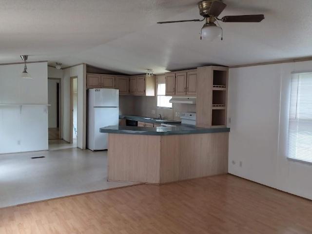 305 Woods Ln
