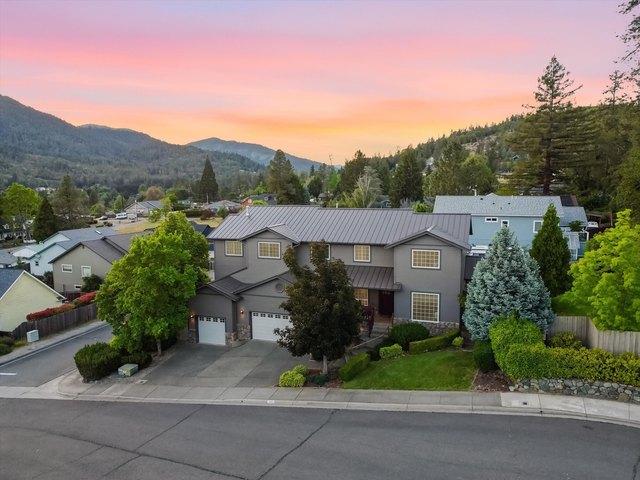 305 Woodville Way, Rogue River, OR 97537