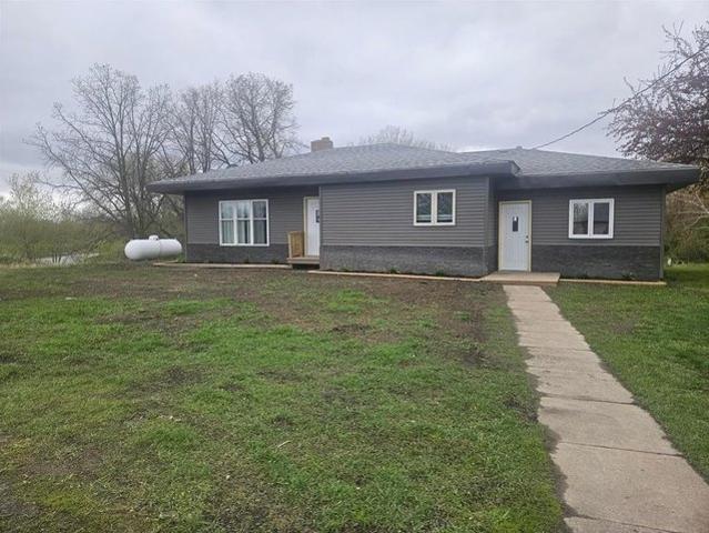 305 Water Ave S, Saint Hilaire, MN 56754