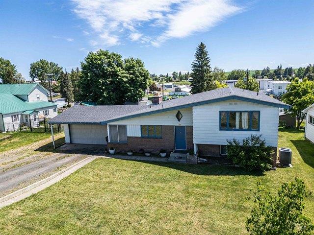 305 Walnut St, Nezperce, ID 83543