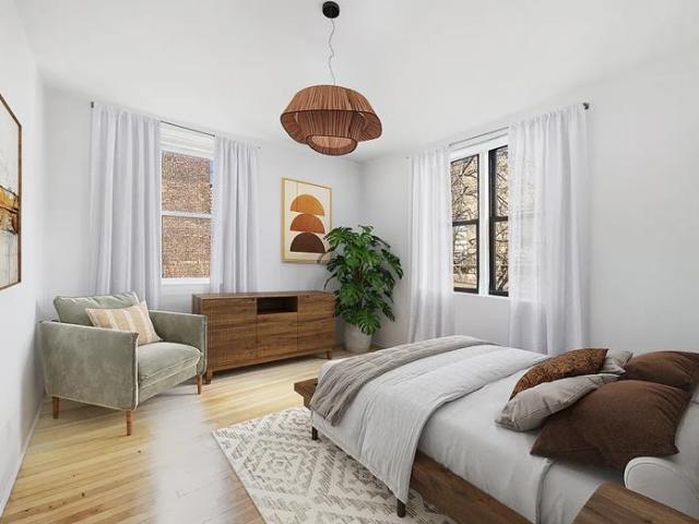 305 West 18th Street, Unit 2F