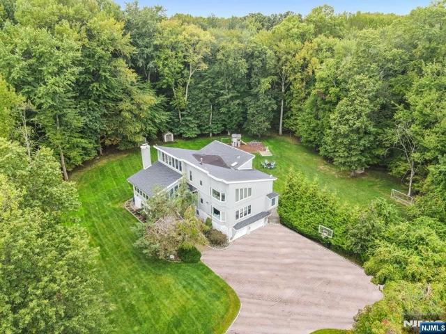 305 Westwind Court, Norwood, US, NJ