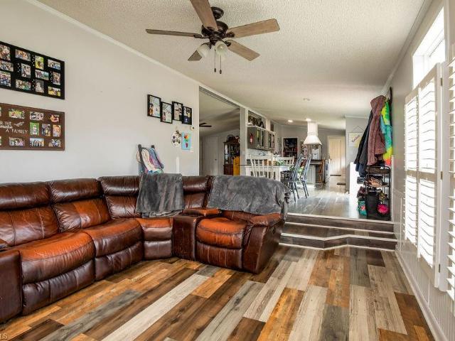 305 Whispering Oaks Drive